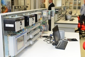 POWER&MOTION CONTROL LAB